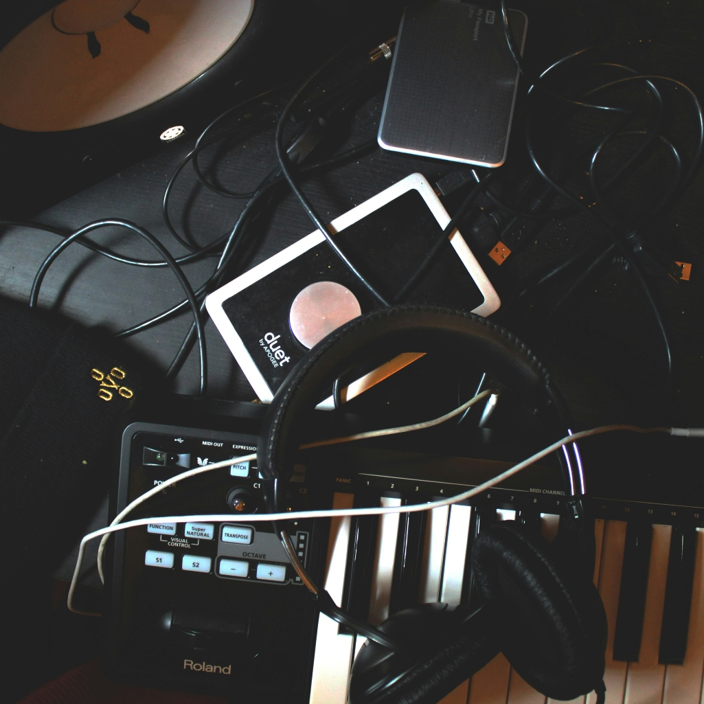 Lorde, ΛΕΞ, Arctic Monkeys: Τα coming of age μουσικά άλμπουμ της Gen Z | Jenny.gr